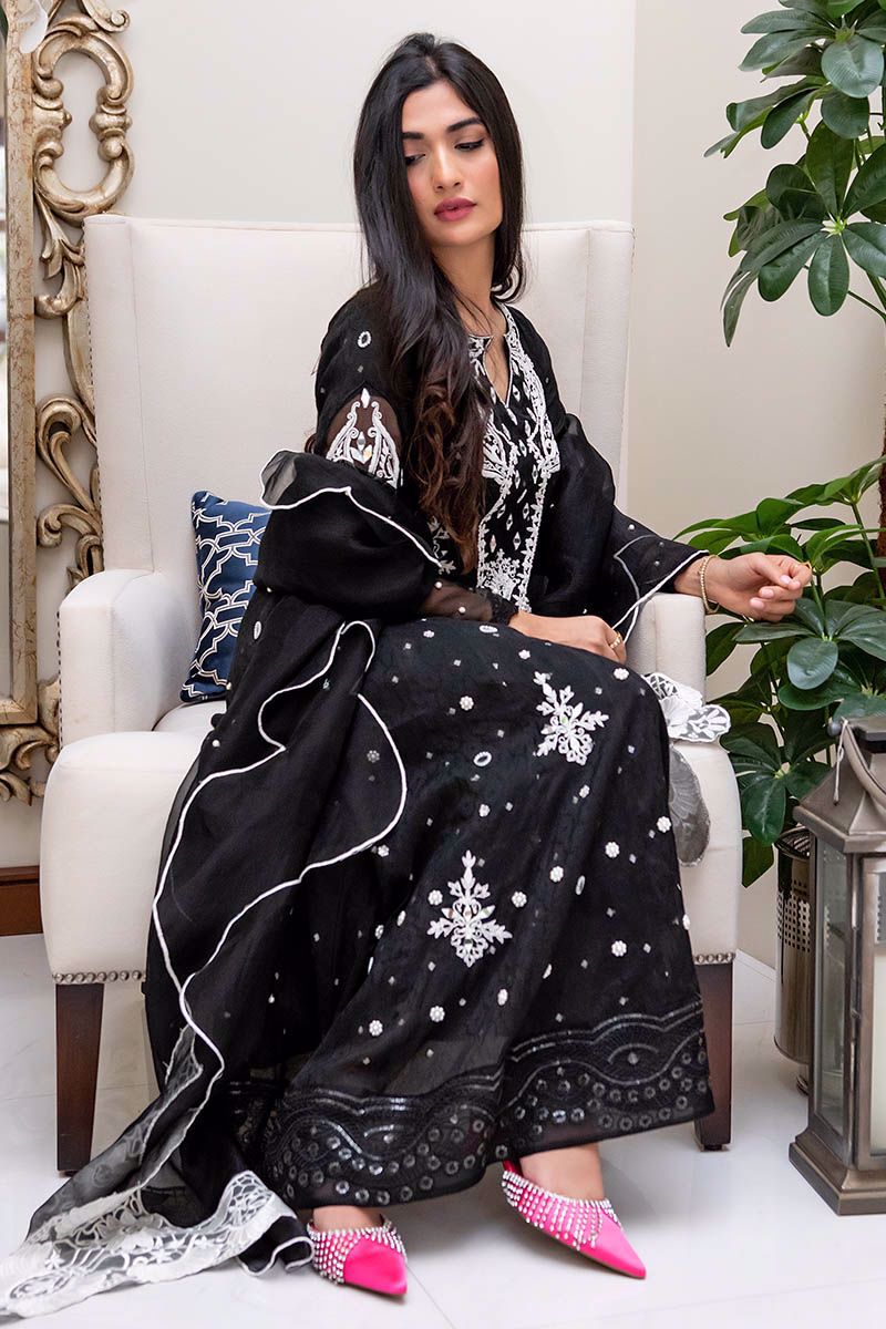 Black Sheesh Kalidar – Amna Arshad